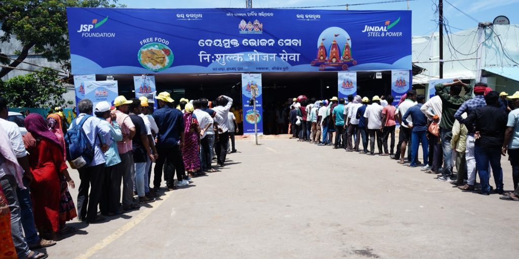 ରଥଯାତ୍ରାରେ ଜେଏସପି ଫାଉଣ୍ଡେସନ ଦ୍ବାରା ଭକ୍ତମାନଙ୍କୁ ୧୪ ଲକ୍ଷରୁ ଉର୍ଦ୍ଧ୍ଵ ରନ୍ଧା ଖାଦ୍ୟ ମିଲ ବଣ୍ଟନ ...